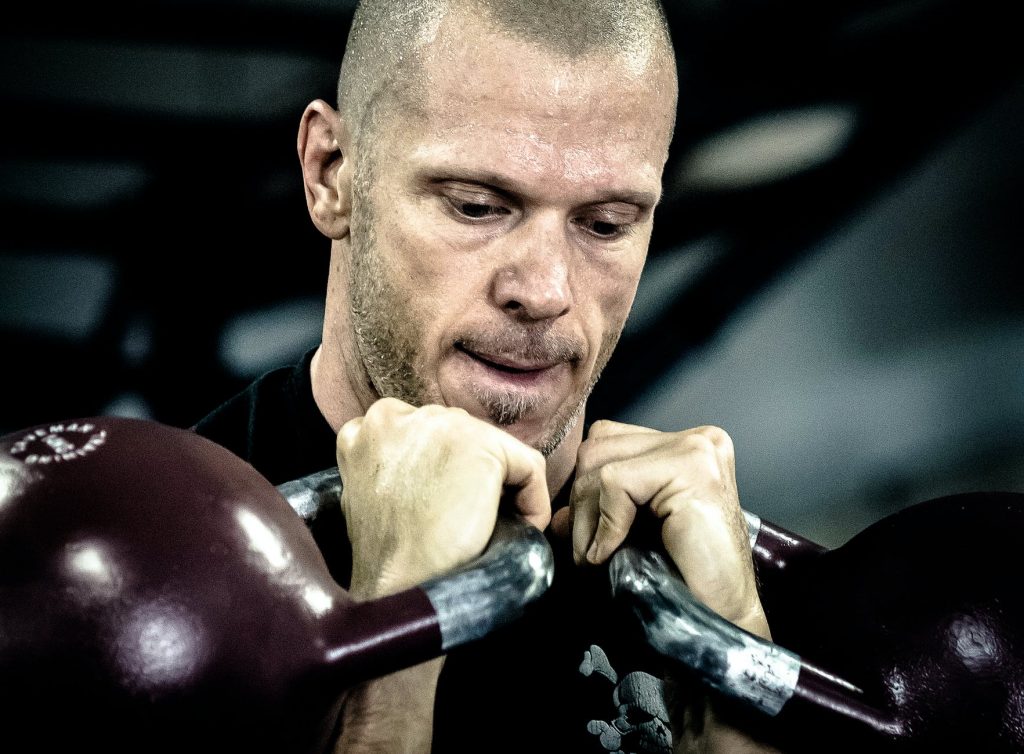 Kettlebell thruster: esercizio top per il full body - CrossMAG