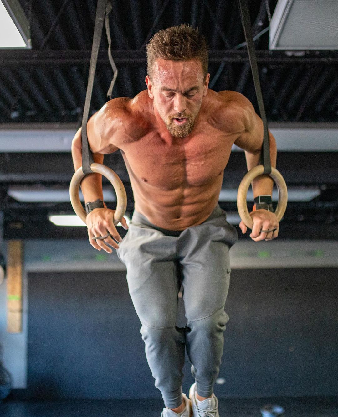 Chi è Andrew Hiller: il "batman" del CrossFit® - CrossMAG